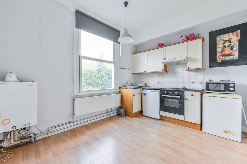 Ritherdon Road, Balham, London, SW17 1 bed flat - £1,600 pcm (£369 pw)