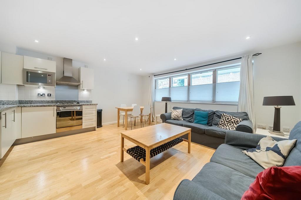 Decima Street, Tay Court, SE1 2 bed flat for sale - £565,000