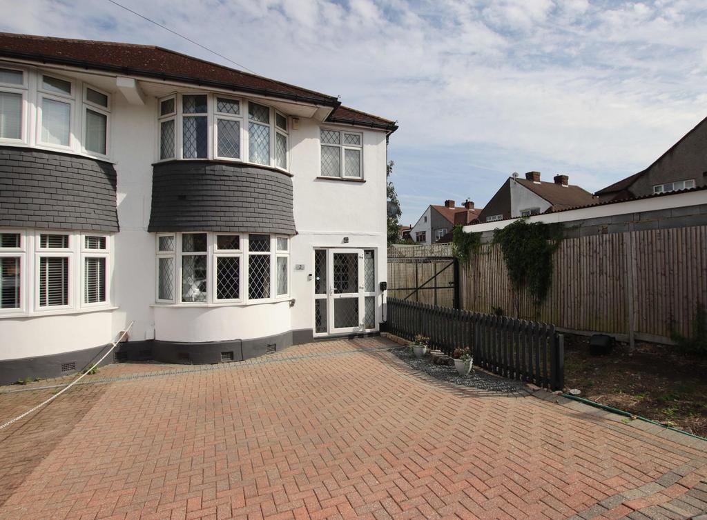 Elstan Way, Shirley 3 bed semi-detached house - £550,000