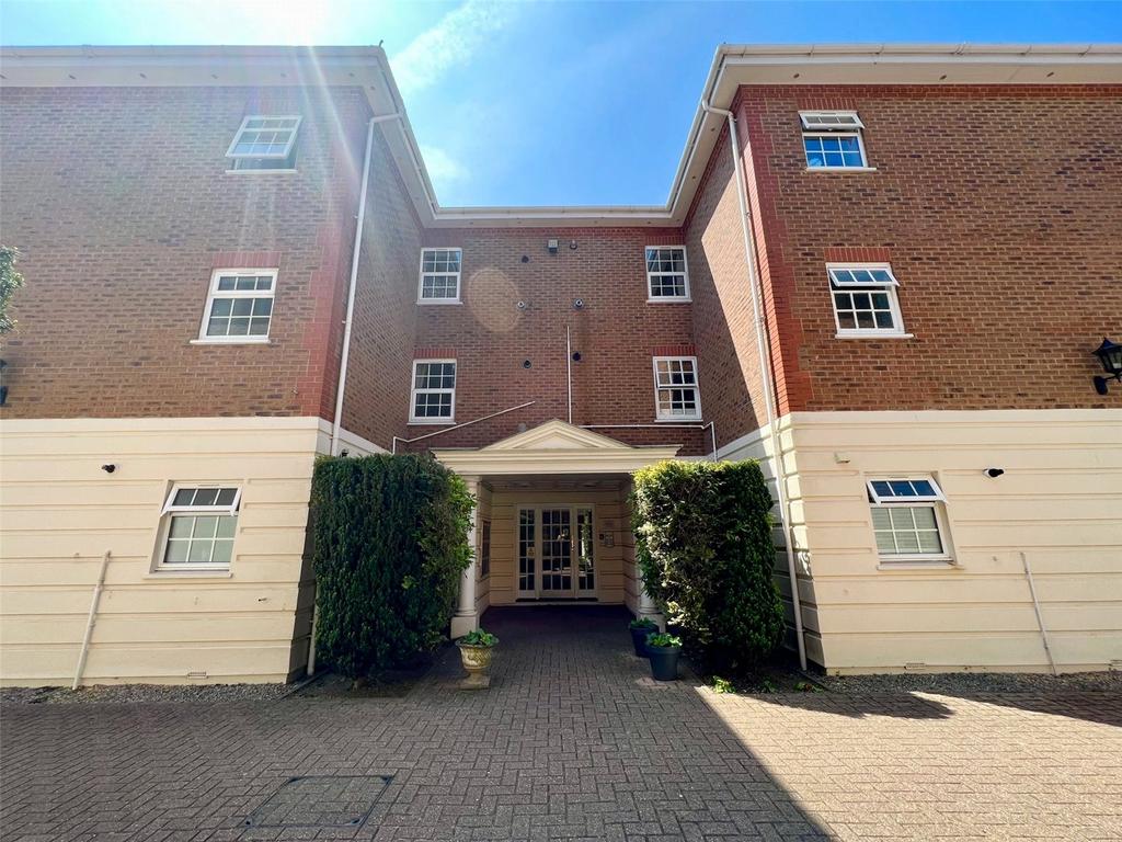 Winn Road, Hampshire SO17 2 bed apartment - £1,300 pcm (£300 pw)