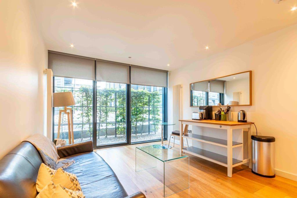 2996L – Simpson Loan, Edinburgh, EH3 9GX 1 bed flat - £1,700 pcm (£392 pw)
