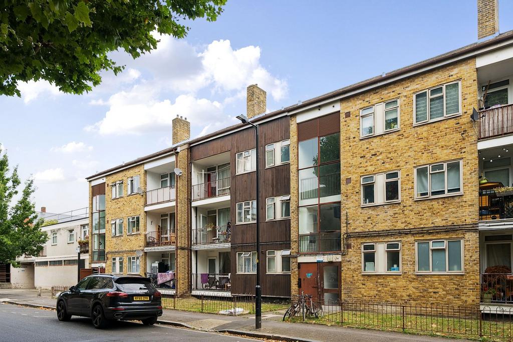 Cooks Road, Kennington SE17 2 bed apartment - £445,000