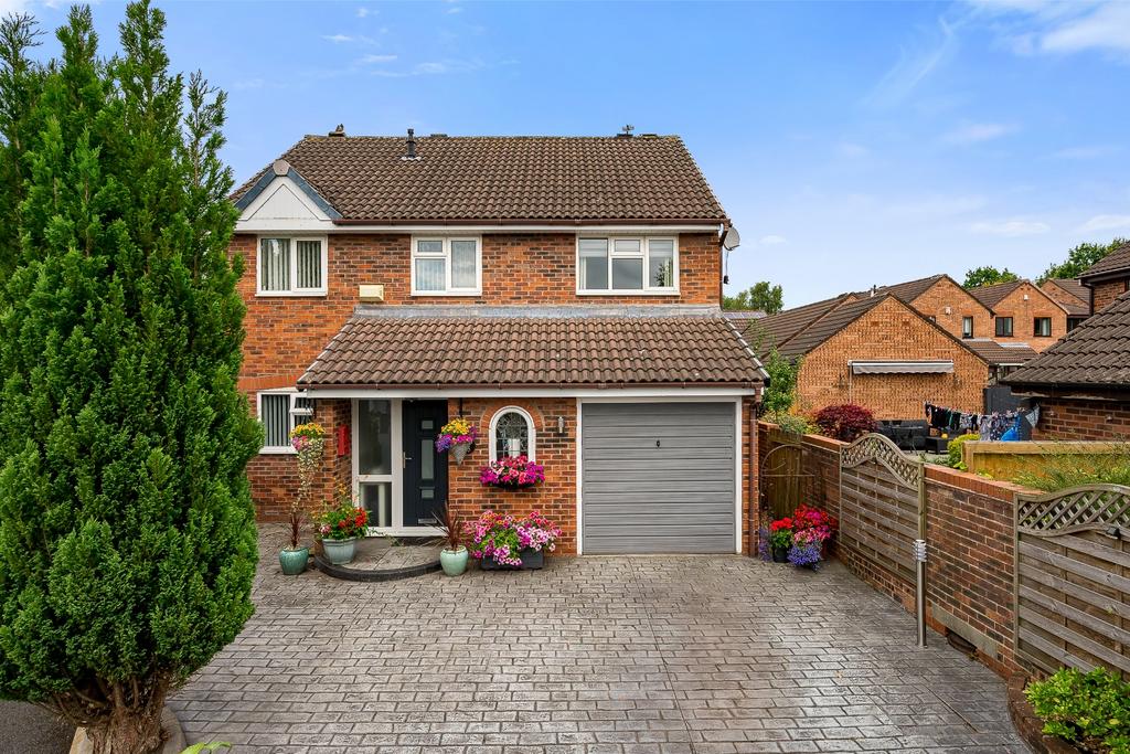 Rockingham Close, Warrington WA3 4 bed detached house - £400,000