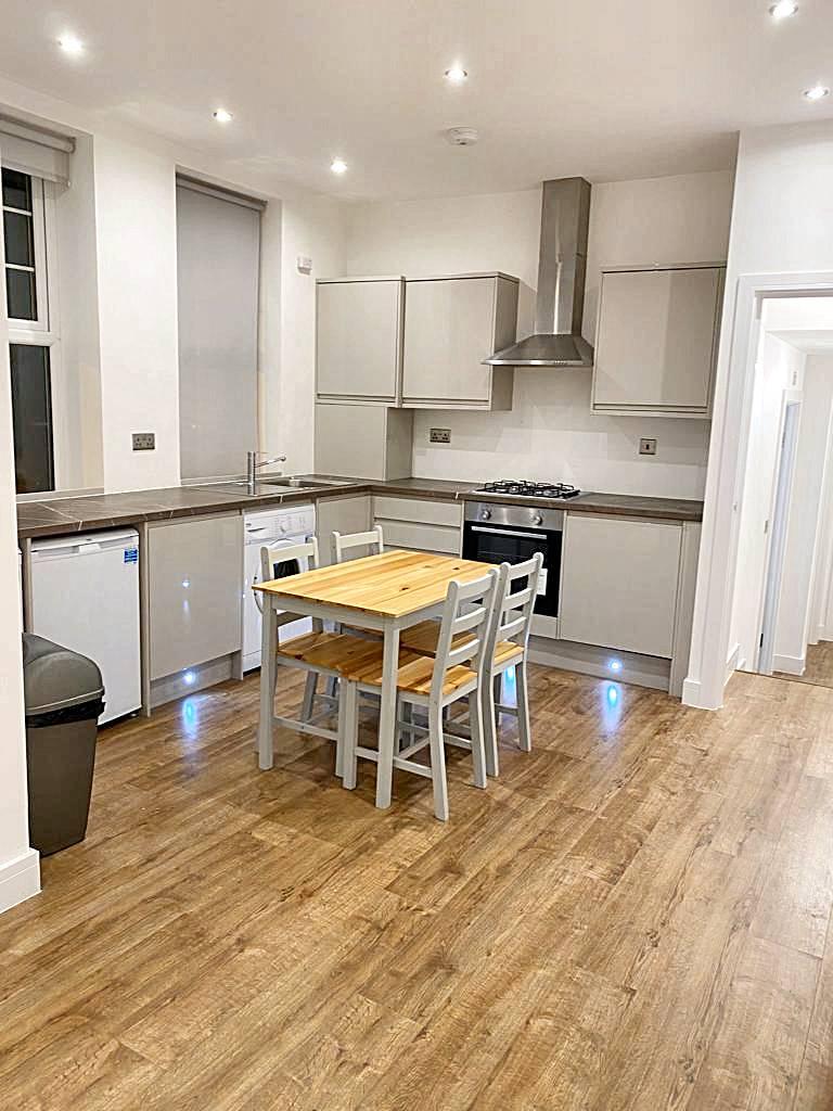 Campbell Road, London W7 1 bed flat to rent - £1,750 pcm (£404 pw)