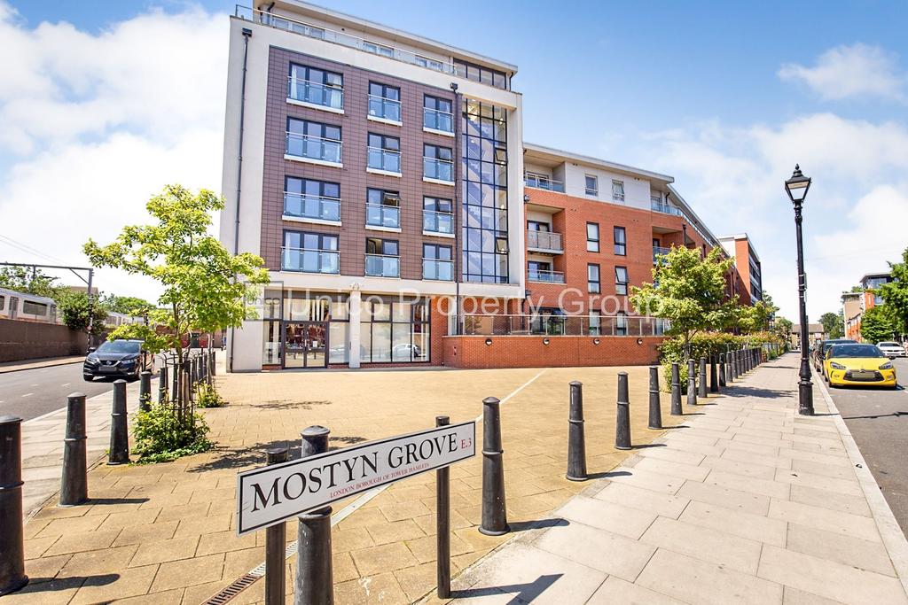 18 Mostyn Grove, London E3 2 bed flat to rent - £2,300 pcm (£531 pw)