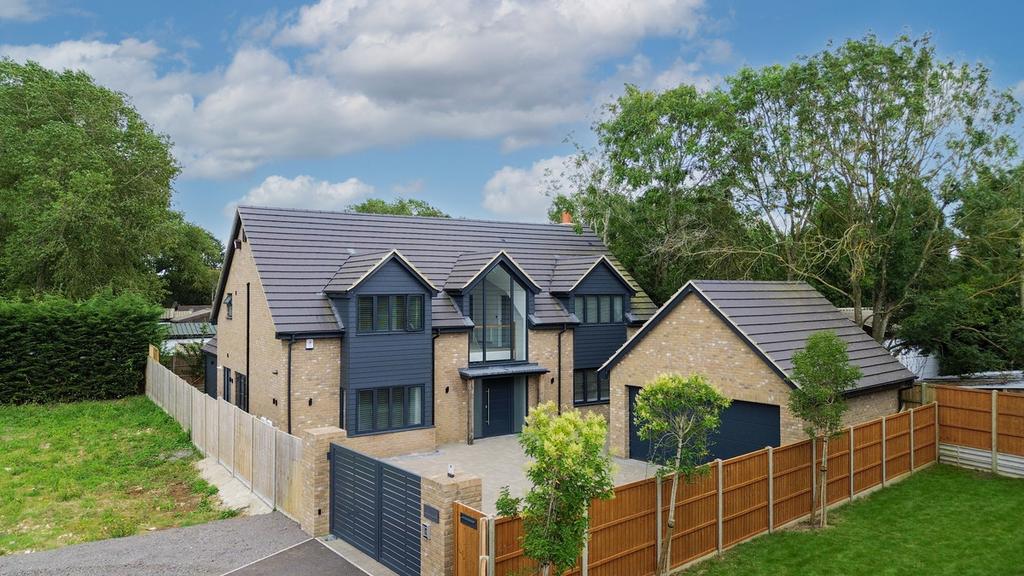 Highfields Caldecote CB23 4 bed detached house for sale - £900,000
