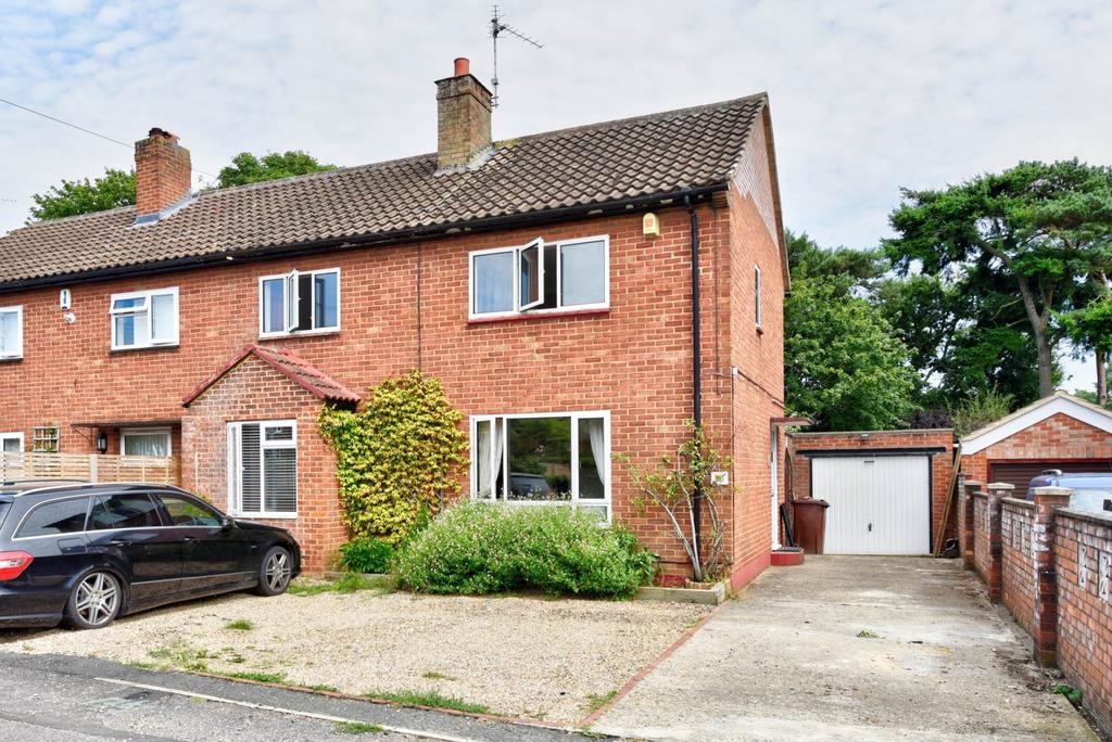 Plowden Way, Shiplake Cross 3 bed semi-detached house for sale - £475,000