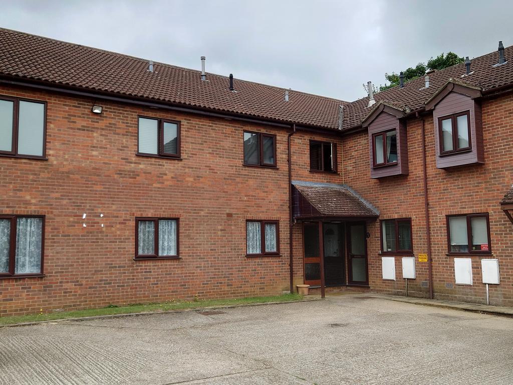 High Street, Flitwick MK45 2 bed apartment to rent - £995 pcm (£230 pw)
