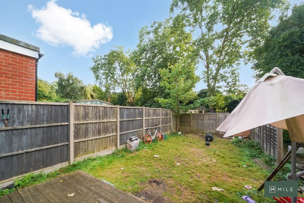 Staverton Road, London NW2 2 bed ground floor flat - £450,000