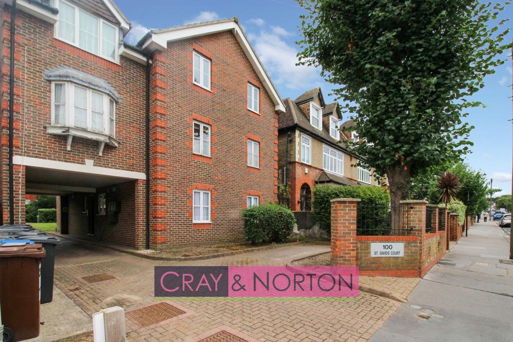 Outram Road, Addiscombe, CR0 2 bed flat - £190,000