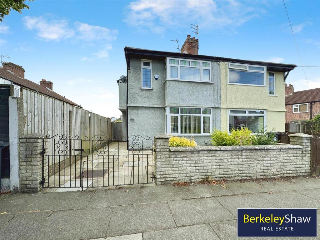 Derwent Road, Crosby, Liverpool 3 bed semi-detached house - £190,000