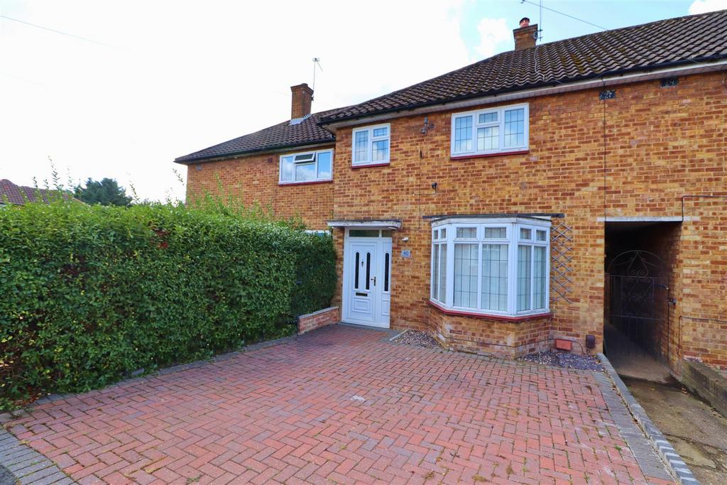 Howard Drive, Borehamwood 3 bed terraced house - £2,100 pcm (£485 pw)