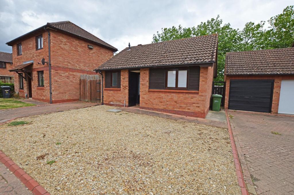 Swallowfield, Peterborough PE4 1 bed detached bungalow - £825 pcm (£190 pw)