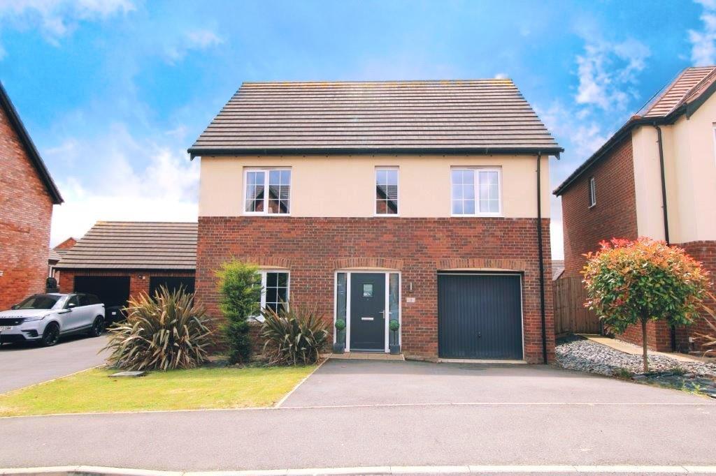Forget Me Not Way, Daventry 4 bed house - £415,000