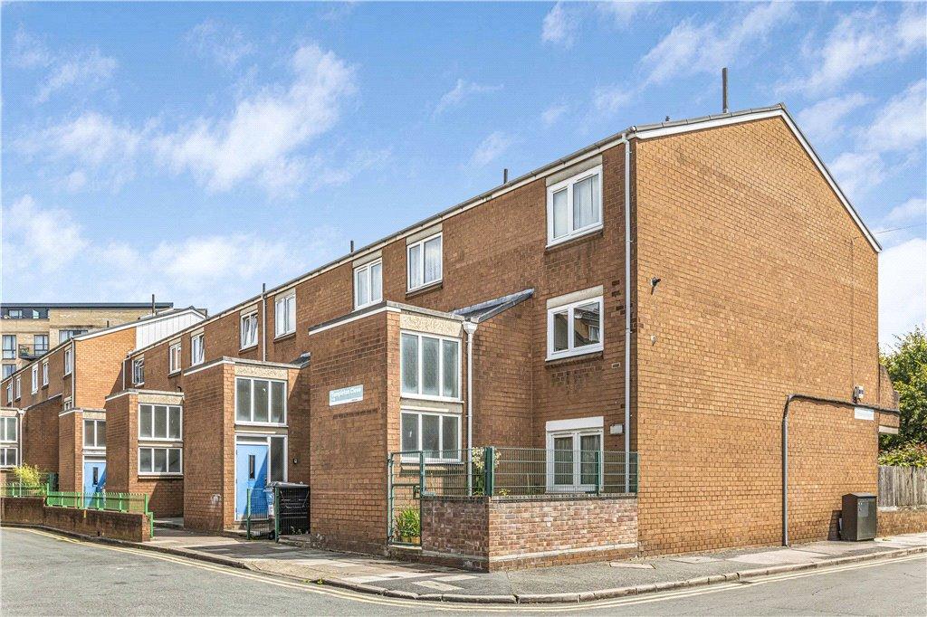 Templeton Close, London, N16 3 bed apartment - £475,000