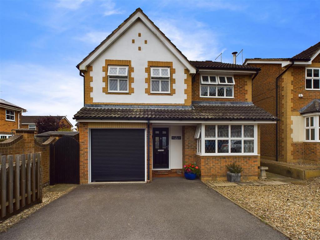 5 Meadowcroft Road, Driffield, YO25 5NJ 4 bed detached house - £265,000