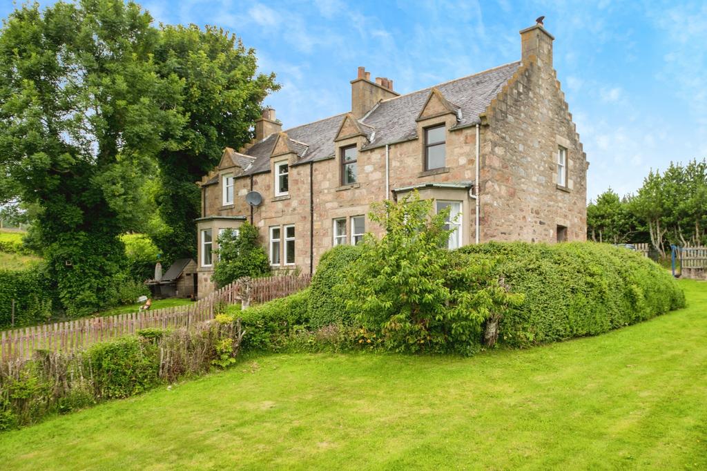 Dufftown, Moray AB55 3 bed semi-detached house - £165,000