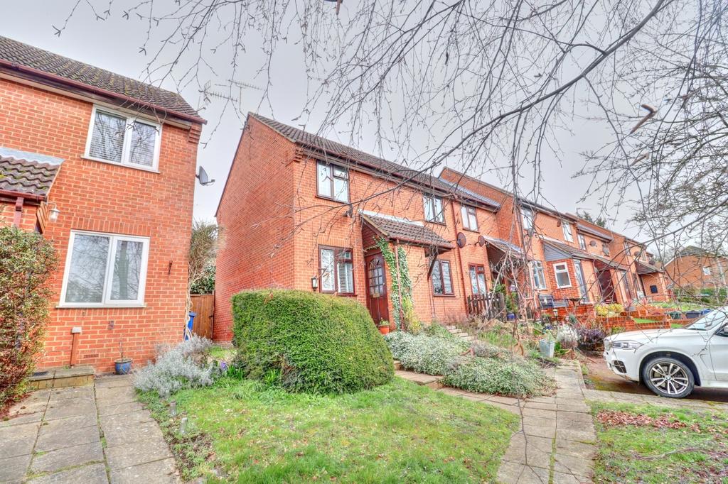 Old Coach Drive, Buckinghamshire HP11 1 bed house - £270,000