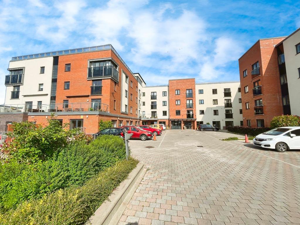 Chester Way, Cheshire CW9 2 bed apartment - £1,200 pcm (£277 pw)