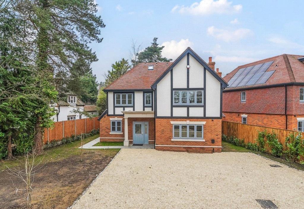 Guildford Lane, Woking, GU22 5 bed detached house to rent - £5,500 pcm ...