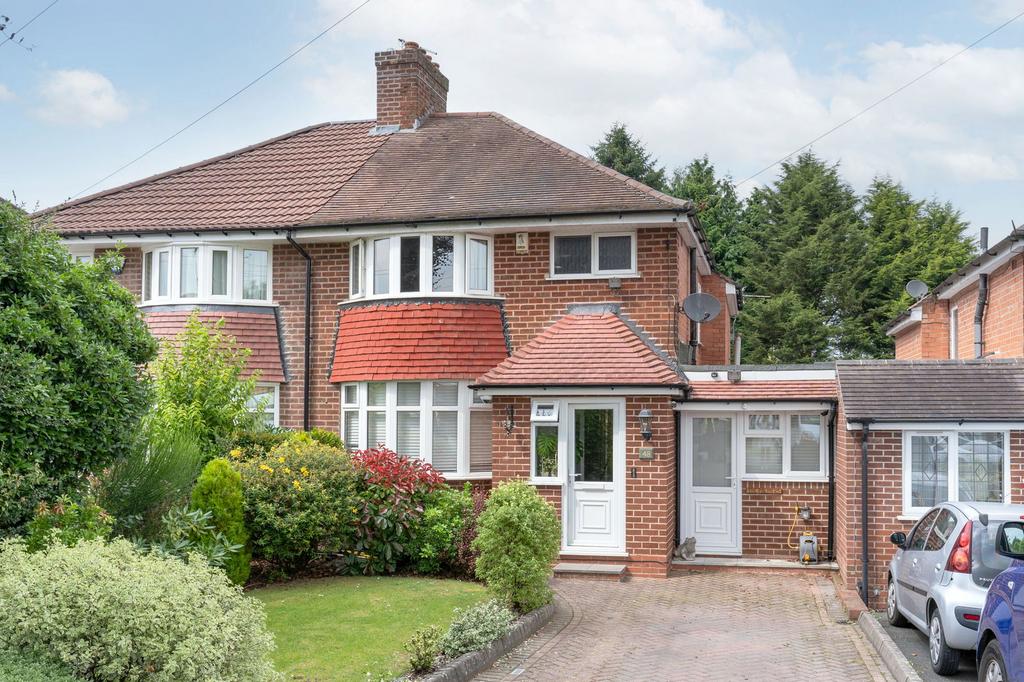 Middle Drive, Cofton Hackett, B45 8AJ 3 bed semi-detached house - £375,000