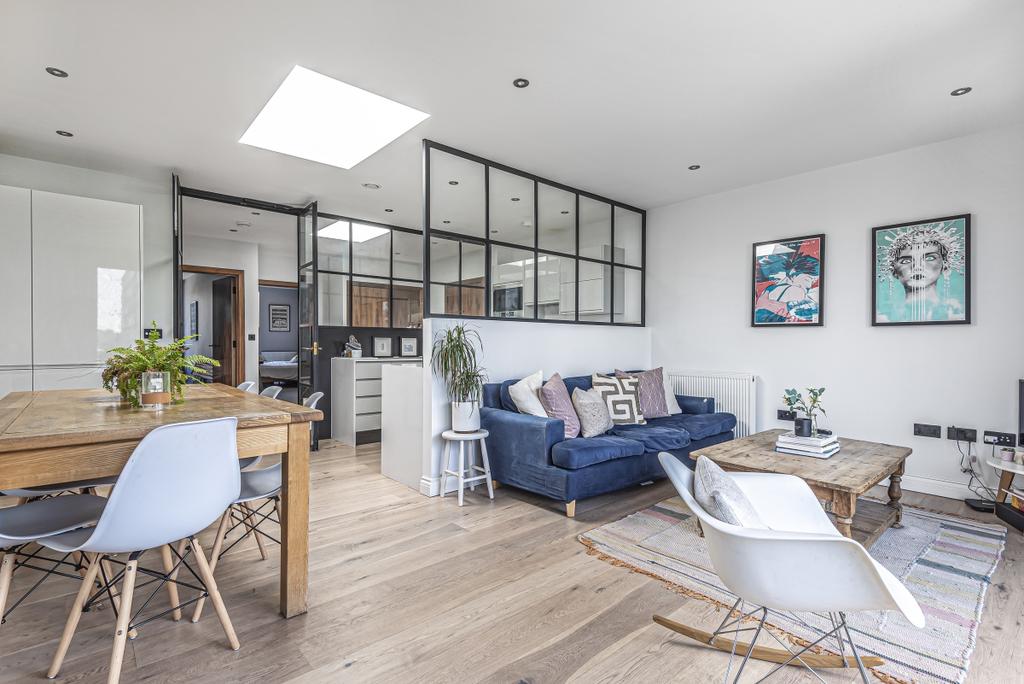 Balham High Road Balham SW12 2 bed apartment - £2,500 pcm (£577 pw)