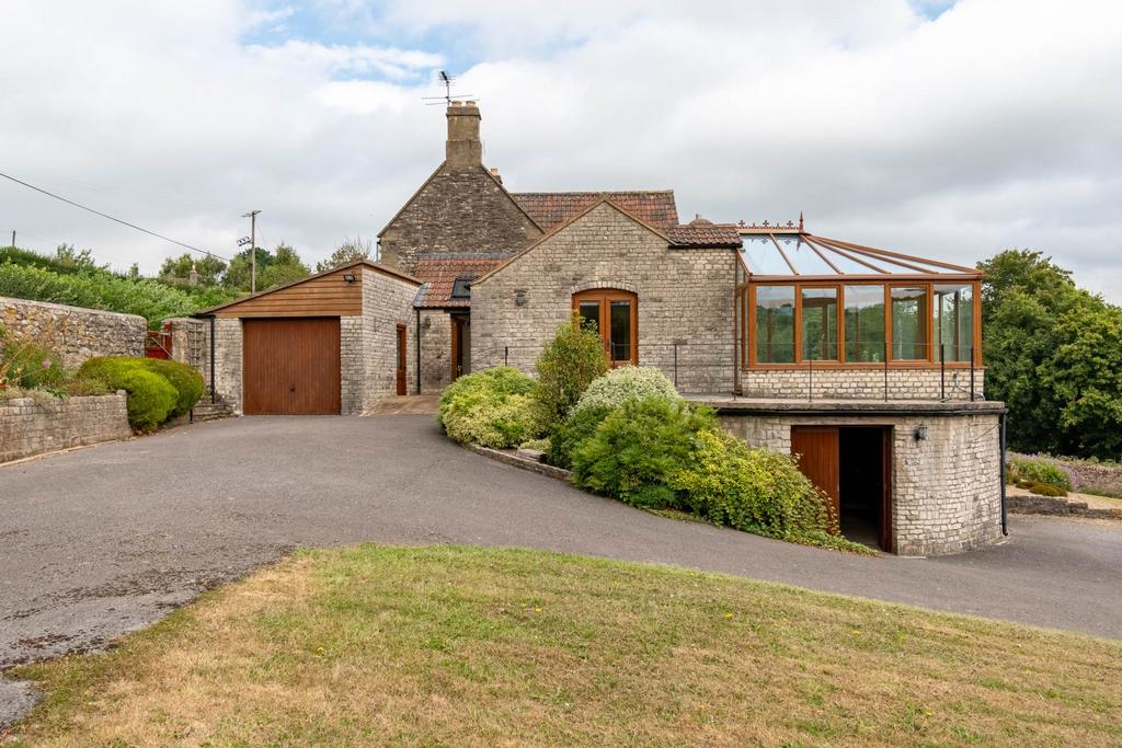 Wells Road, Corston 2 bed semi-detached house - £1,650 pcm (£381 pw)