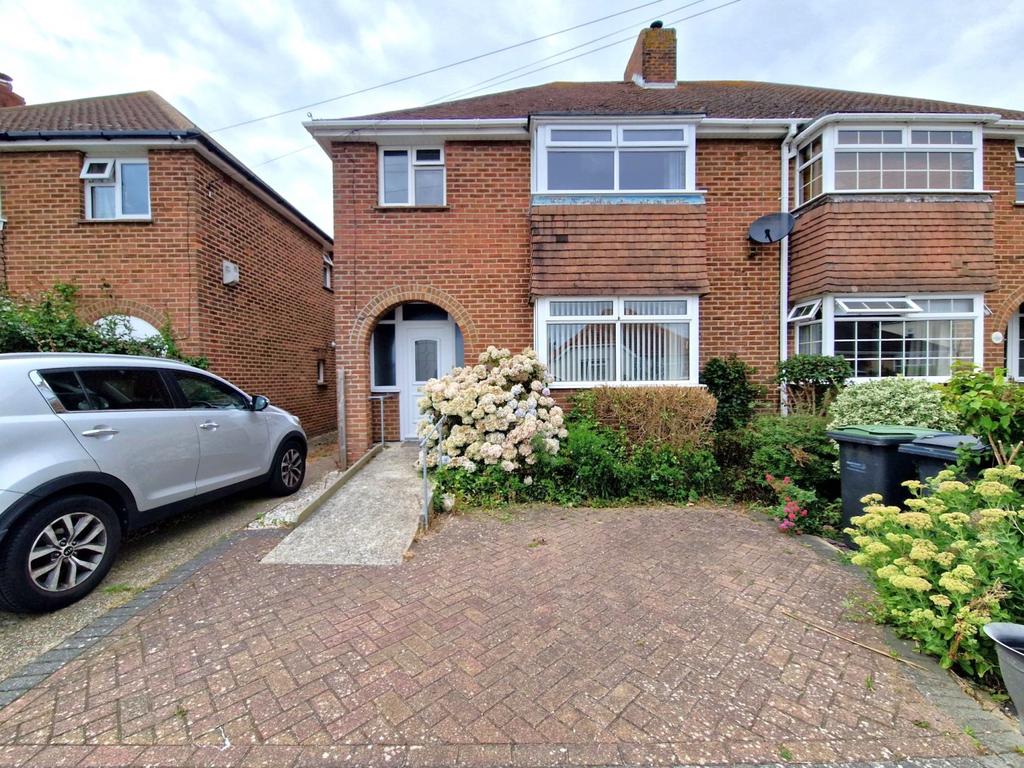 Wootton Road, Lee-on-the-Solent... 3 bed semi-detached house - £350,000