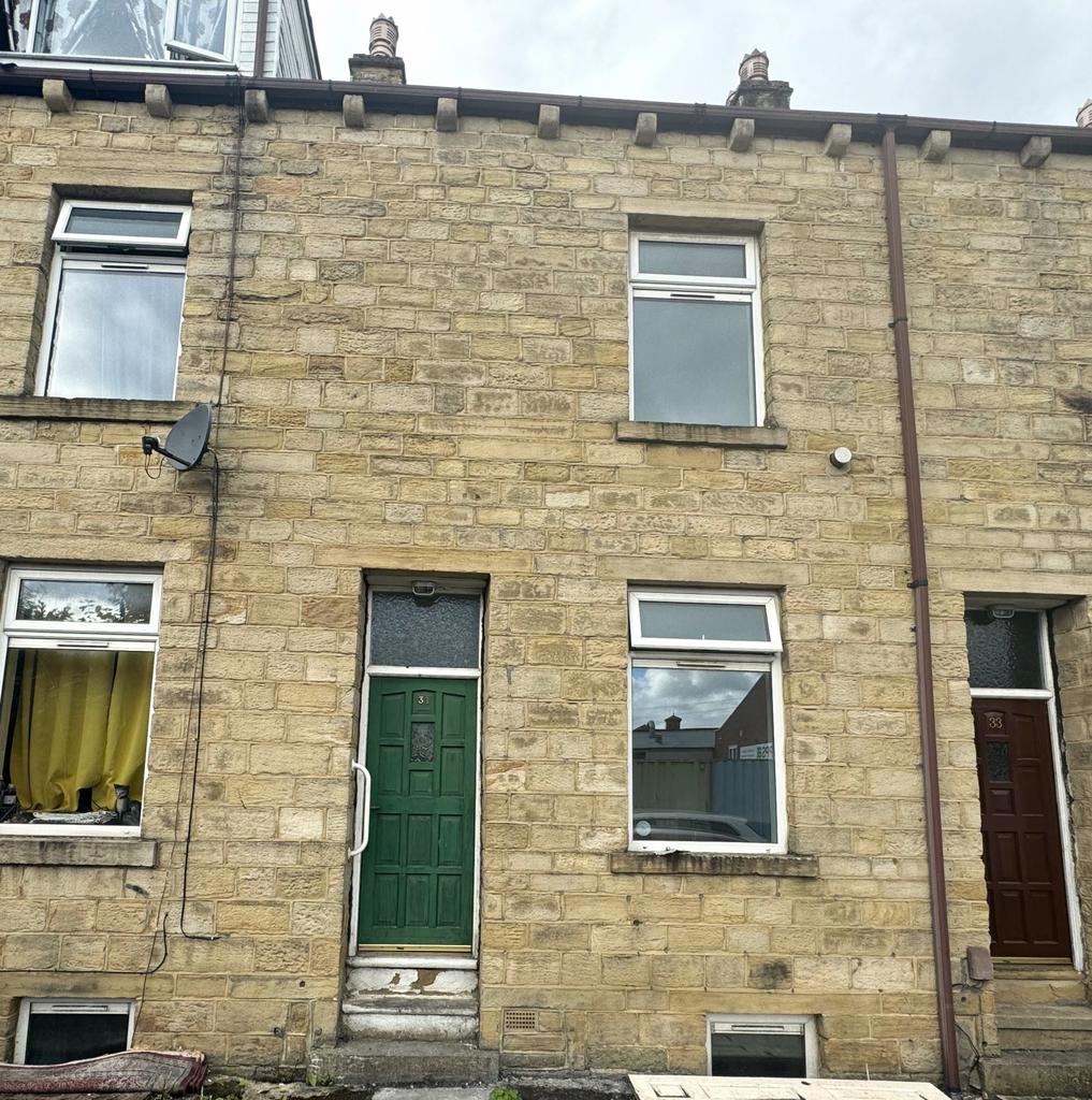 31 Park Terrace, BD21 4JF 3 bed terraced house - £700 pcm (£162 pw)