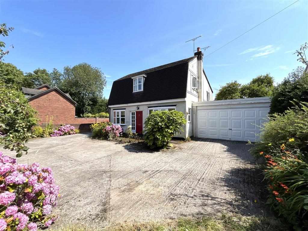 Crewe Road, Haslington 4 bed detached house - £450,000