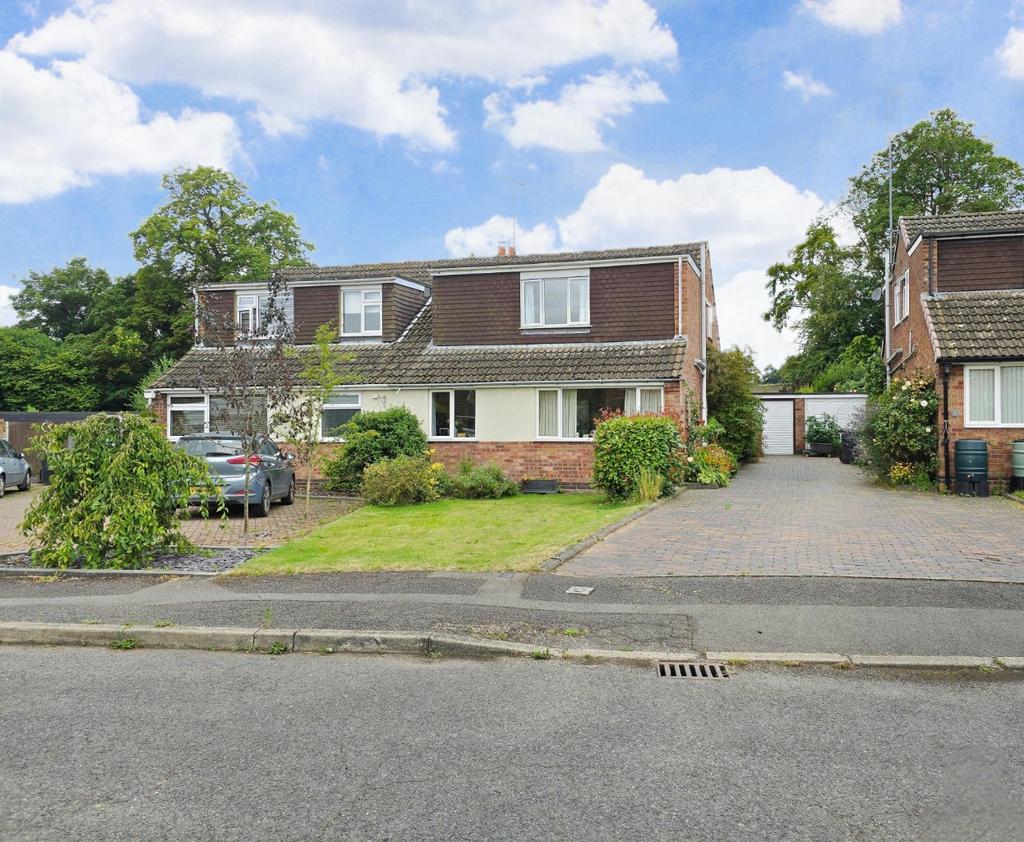 The Paddock, Welton, Daventry, NN11 2JL 3 bed semi-detached bungalow ...