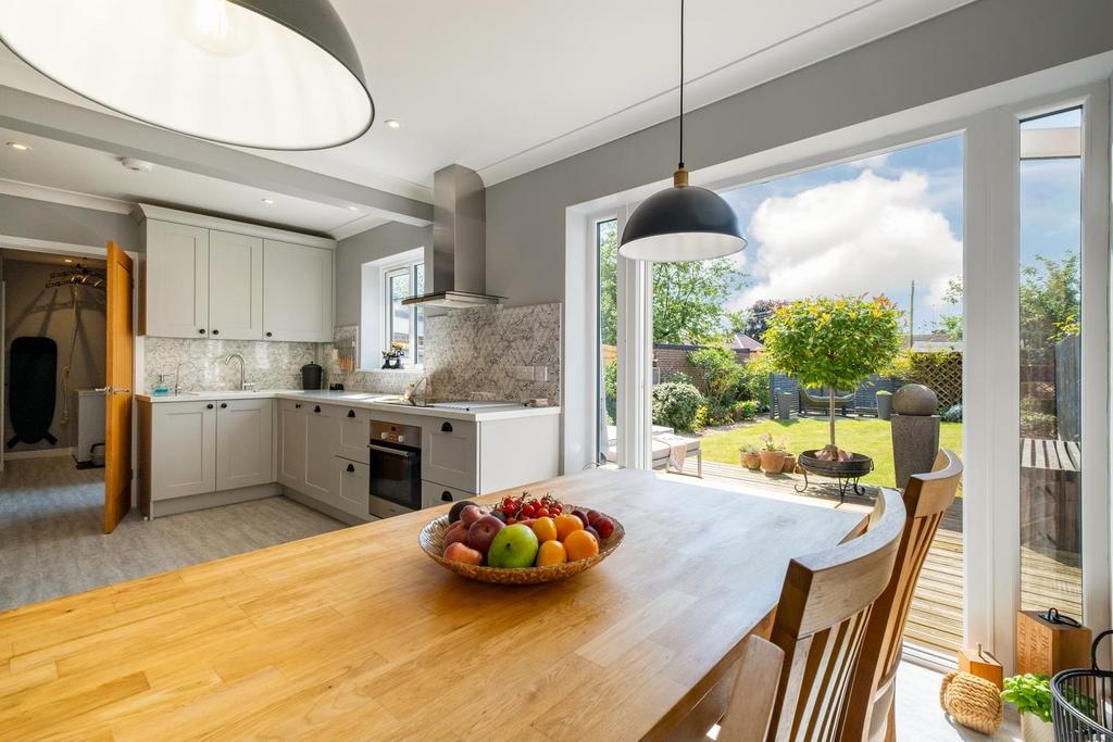 Benefield Road, Moulton 3 bed semi-detached house - £375,000