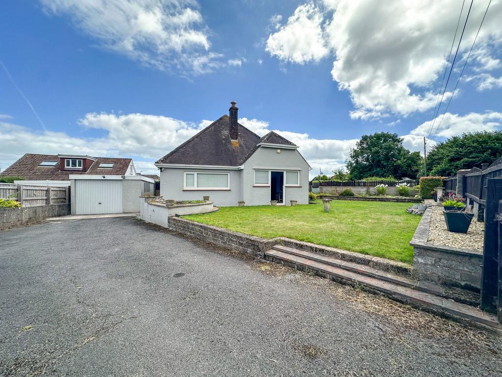 Nut Bush Lane, TQ2 6LF 4 bed detached house - £425,000