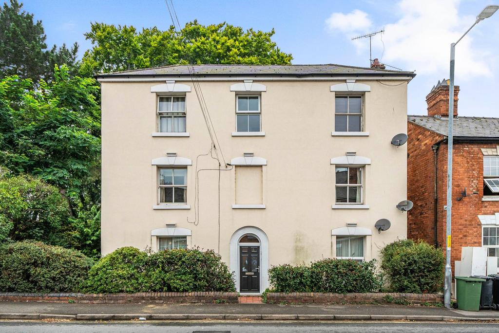 Chestnut Walk, Worcester WR1 1 bed flat - £147,000