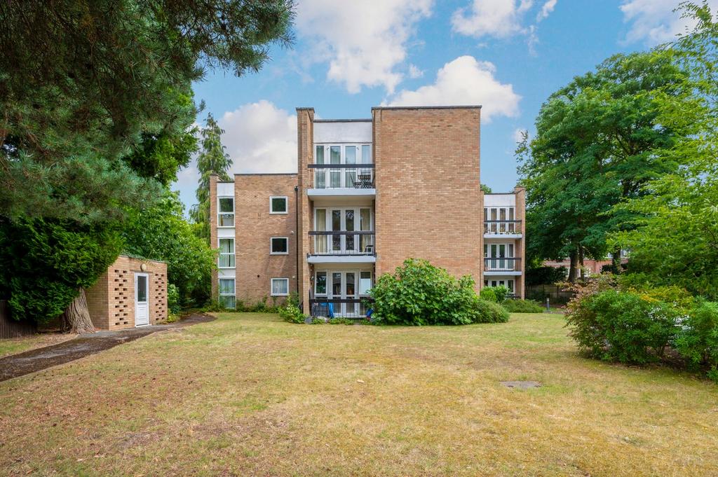 Eastwood, Bridgewater Road... 2 bed flat - £375,000