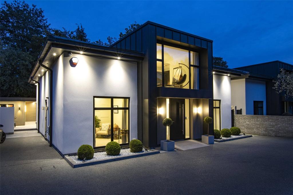 Old Downs, Hartley, Kent, DA3 3 bed detached house - £1,100,000