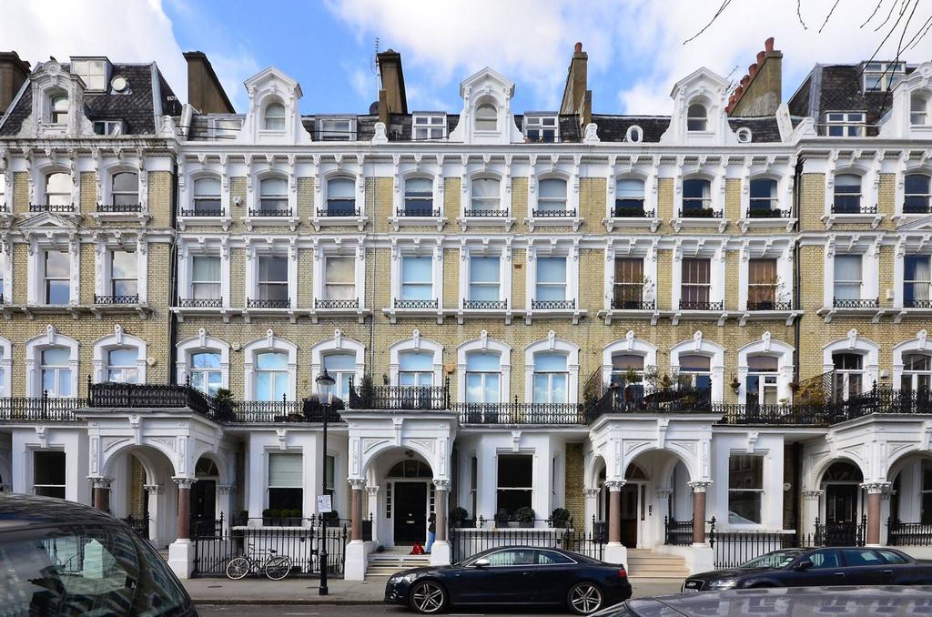 Redcliffe Square, Chelsea, London, SW10 2 bed flat for sale - £1,350,000