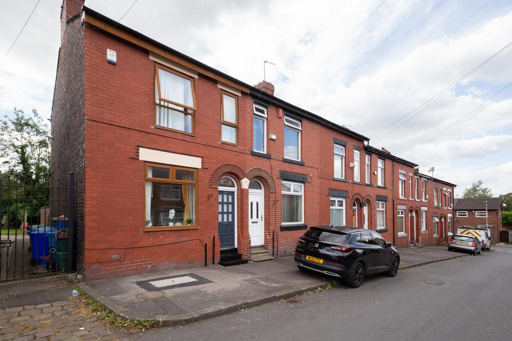 Russet Road, Manchester M9 3 bed end of terrace house for sale - £150,000