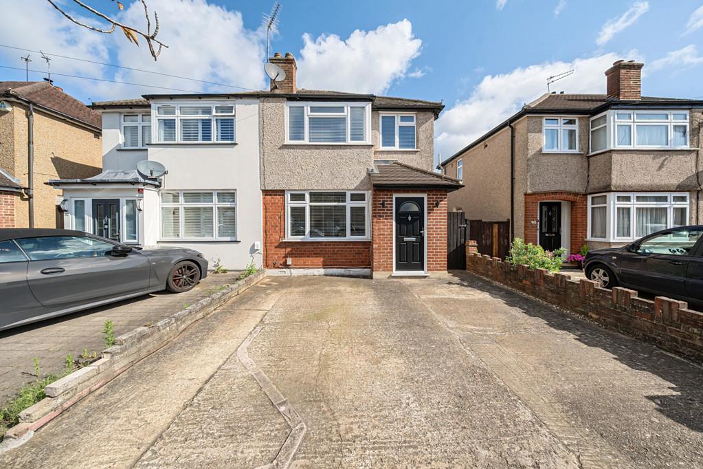Malvern Way, Croxley Green... 3 bed semi-detached house for sale - £650,000