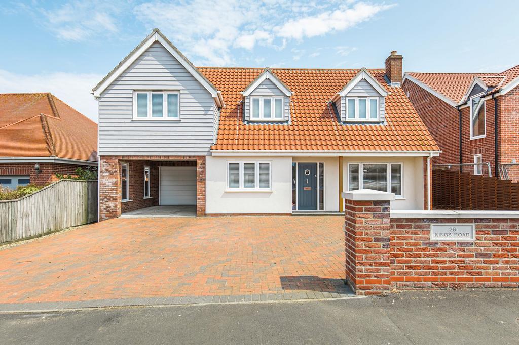 Kings Road, Hunstanton, PE36 4 bed chalet - £775,000