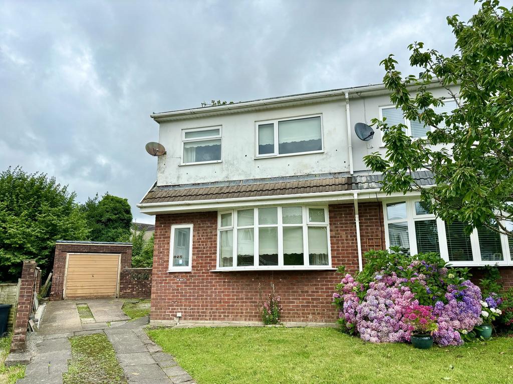 Tyn Y Cae, Pontardawe, Swansea. 3 bed semi-detached house - £175,000