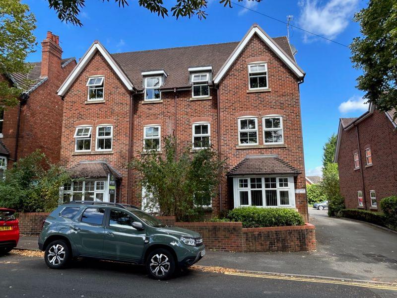 While Road, Sutton Coldfield, B72 1ND 1 bed apartment - £140,000