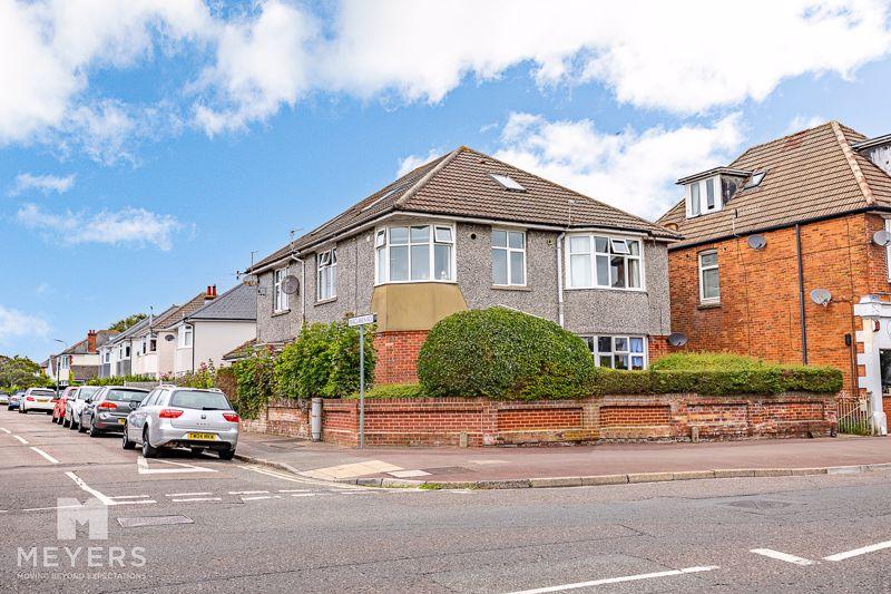 Wimborne Road, Moordown, Bournemouth... 1 bed apartment - £165,000
