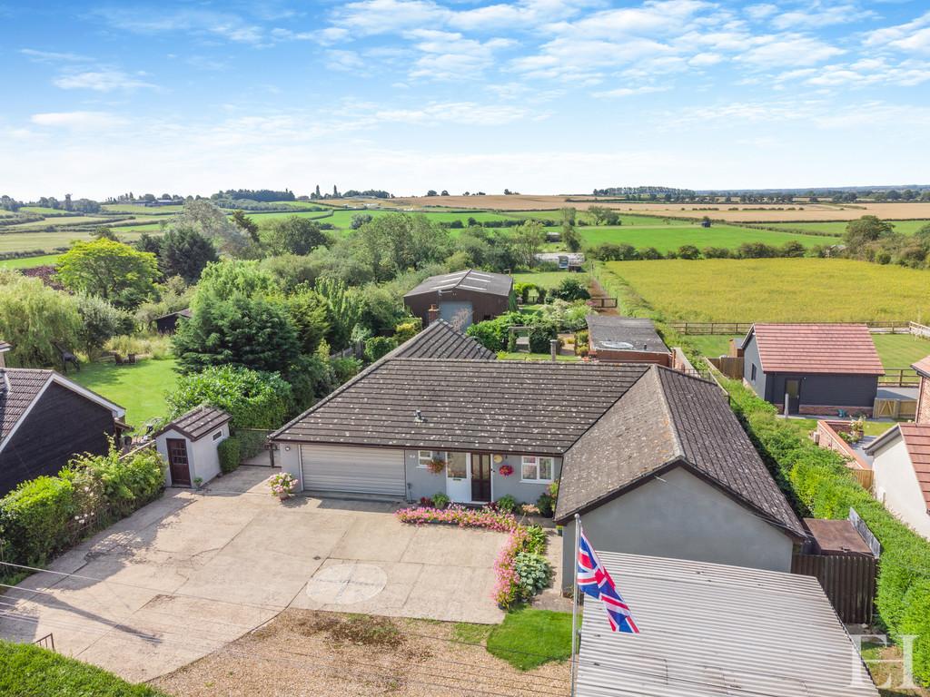 Haddenham, Ely 4 bed detached bungalow for sale - £600,000