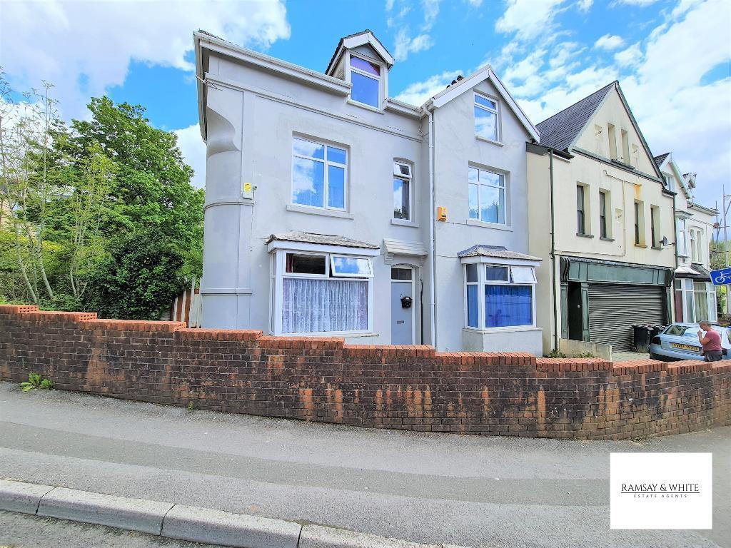 Garth Villas, Merthyr Tydfil, CF47 0RX 1 bed flat - £625 pcm (£144 pw)