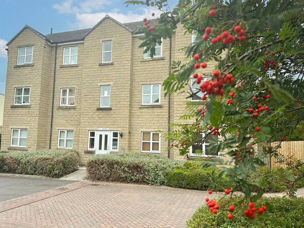 Davy House, 14 Chevin Fold, Otley... 2 bed apartment - £160,000