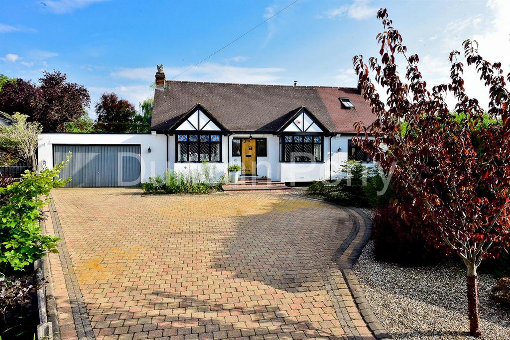 The Close, Potters Bar EN6 4 bed detached bungalow - £998,000