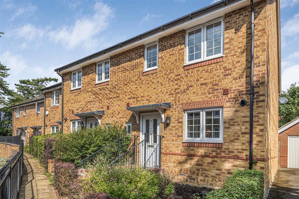 Whitley Rise, Reading 3 bed terraced house - £400,000