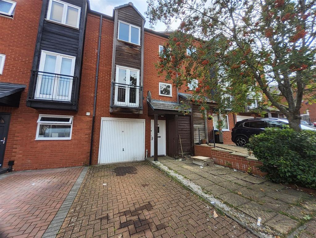 Maigno Way, Wolverton Mill 4 bed terraced house - £1,695 pcm (£391 pw)