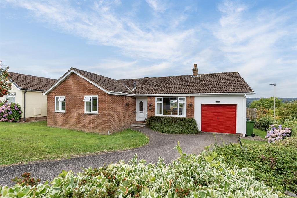 Oak View, Honiton 3 bed bungalow - £415,000